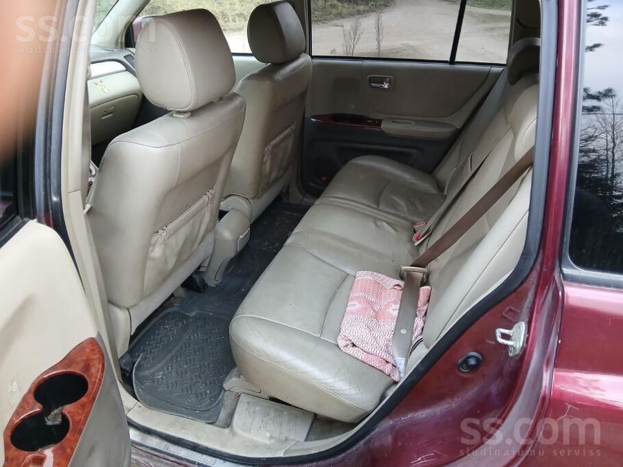 Sarkans Toyota Highlander 2005 Ogre, ar dzinēja tilpumu 3.30 L un nobraukumu 224 tūkst. km par 3850 €, foto 1 vietnē AUTOMOTO.COM.LV