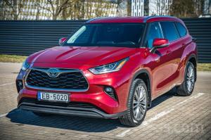 Red Toyota Highlander 2021 in Riga, with an engine capacity of 2.50 L and mileage of 76 thousand km for 42990 €, photo  on AUTOMOTO.COM.LV
