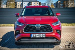 Red Toyota Highlander 2021 in Riga, with an engine capacity of 2.49 L and mileage of 76 thousand km for 42990 €, photo 3 on AUTOMOTO.COM.LV