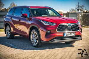Red Toyota Highlander 2021 in Riga, with an engine capacity of 2.49 L and mileage of 76 thousand km for 42990 €, photo 4 on AUTOMOTO.COM.LV