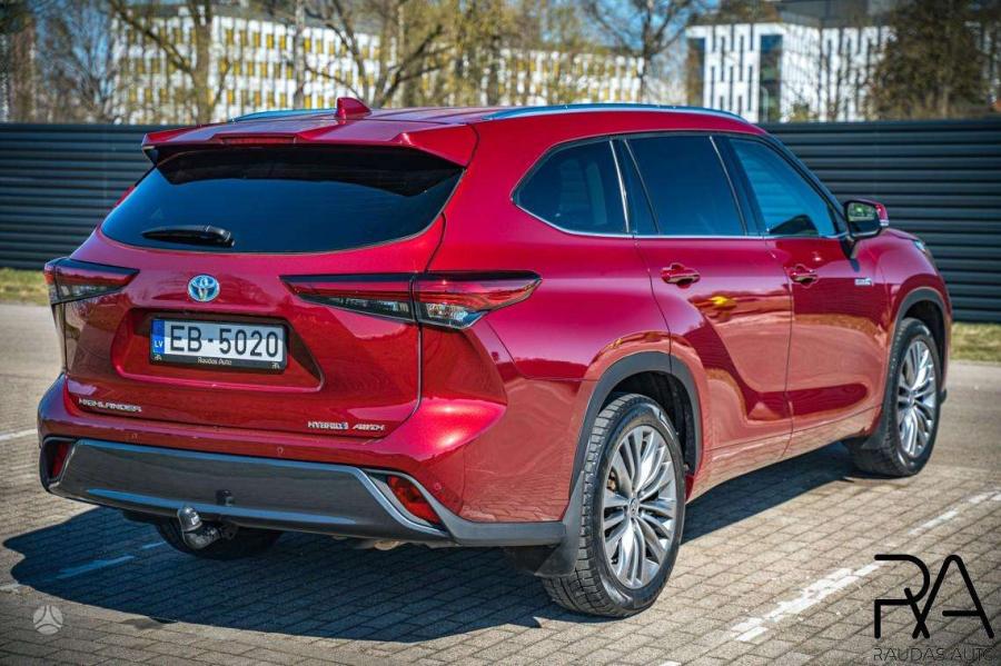 Red Toyota Highlander 2021 in Riga, with an engine capacity of 2.49 L and mileage of 76 thousand km for 42990 €, photo 5 on AUTOMOTO.COM.LV