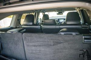 Red Toyota Highlander 2021 in Riga, with an engine capacity of 2.49 L and mileage of 76 thousand km for 42990 €, photo 30 on AUTOMOTO.COM.LV