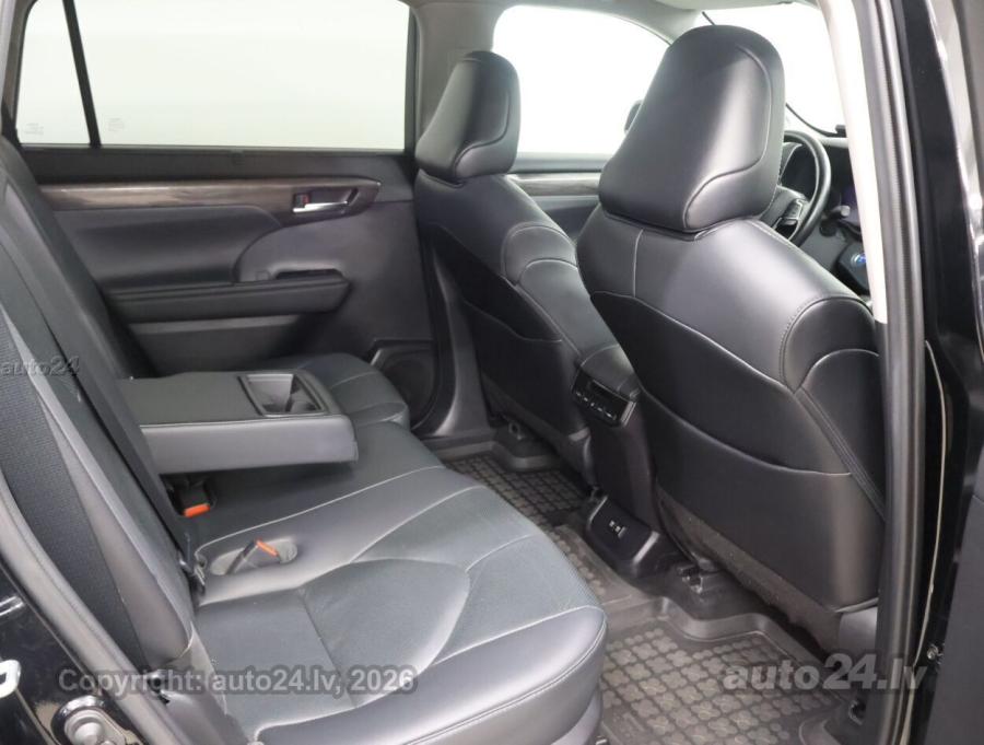 Toyota Highlander 2021 Tallina, ar dzinēja tilpumu 2.50 L un nobraukumu 118 tūkst. km par 37900 €, foto 10 vietnē AUTOMOTO.COM.LV