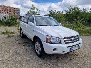 Balts Toyota Highlander 2005 Viļņa, ar dzinēja tilpumu 3.31 L un nobraukumu 354 tūkst. km par 2950 €, foto 4 vietnē AUTOMOTO.COM.LV