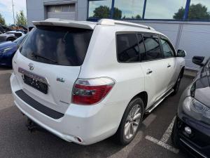 White Toyota Highlander 2008 in Vilnius, with an engine capacity of 0.00 L and mileage of 386 thousand km for 3300 €, photo  on AUTOMOTO.COM.LV