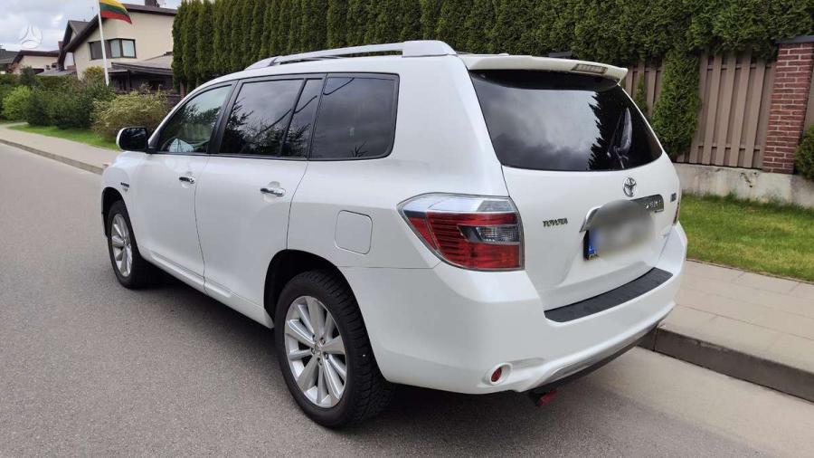 Balts Toyota Highlander 2009 Viļņa, ar dzinēja tilpumu 3.31 L un nobraukumu 374 tūkst. km par 10500 €, foto 3 vietnē AUTOMOTO.COM.LV