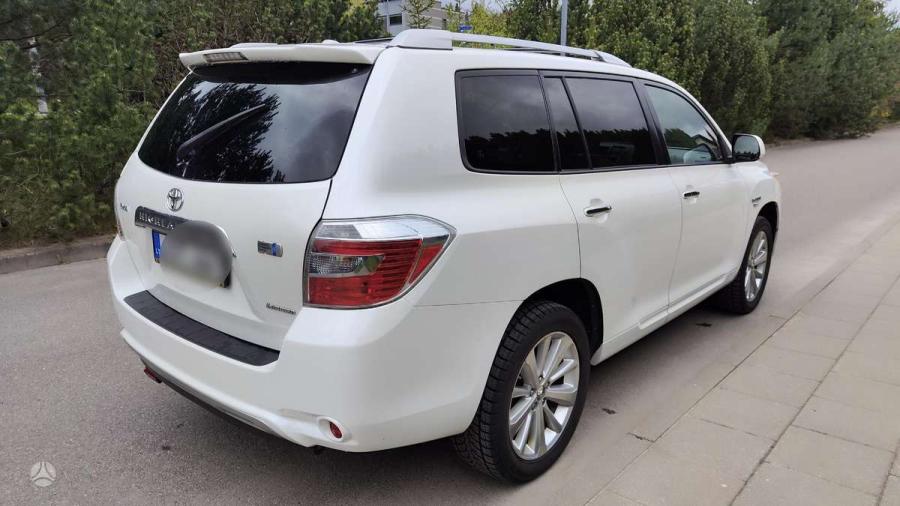 Balts Toyota Highlander 2009 Viļņa, ar dzinēja tilpumu 3.31 L un nobraukumu 374 tūkst. km par 10500 €, foto 4 vietnē AUTOMOTO.COM.LV