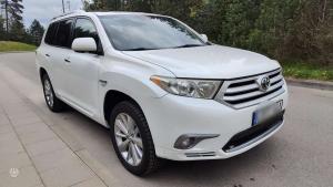 Balts Toyota Highlander 2009 Viļņa, ar dzinēja tilpumu 3.31 L un nobraukumu 374 tūkst. km par 10500 €, foto 5 vietnē AUTOMOTO.COM.LV