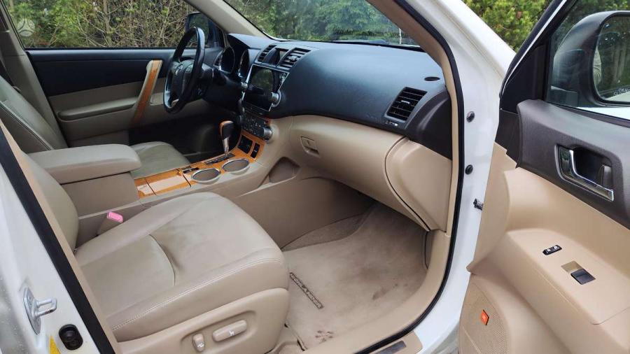 Balts Toyota Highlander 2009 Viļņa, ar dzinēja tilpumu 3.31 L un nobraukumu 374 tūkst. km par 10500 €, foto 6 vietnē AUTOMOTO.COM.LV