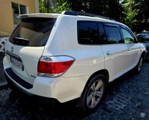 Balts Toyota Highlander 2013 Panevēža, ar dzinēja tilpumu 3.46 L un nobraukumu 251 tūkst. km par 13250 €, foto 5 vietnē AUTOMOTO.COM.LV