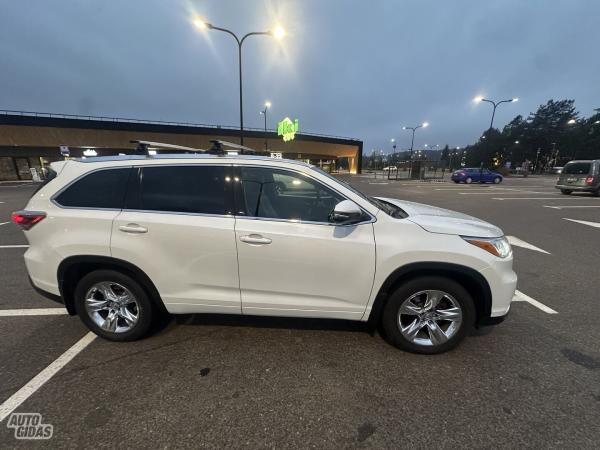 Balts Toyota Highlander 2015 Viļņa, ar dzinēja tilpumu 3.50 L un nobraukumu 207 tūkst. km par 16900 €, foto 3 vietnē AUTOMOTO.COM.LV
