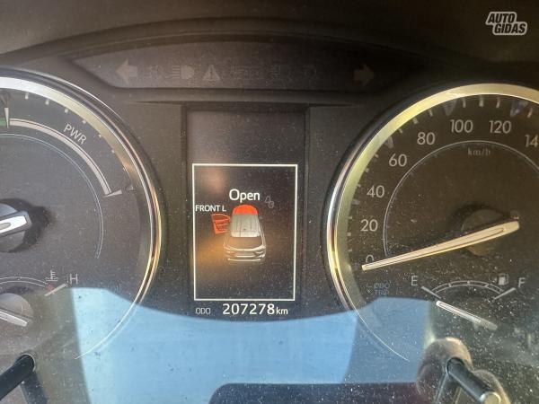Balts Toyota Highlander 2015 Viļņa, ar dzinēja tilpumu 3.50 L un nobraukumu 207 tūkst. km par 16900 €, foto 5 vietnē AUTOMOTO.COM.LV
