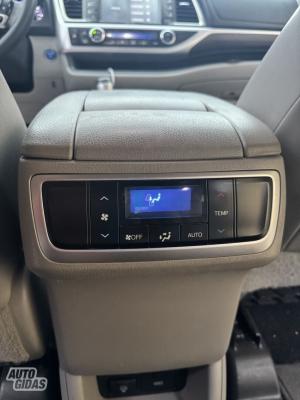 White Toyota Highlander 2015 in Vilnius, with an engine capacity of 3.50 L and mileage of 207 thousand km for 16900 €, photo 10 on AUTOMOTO.COM.LV