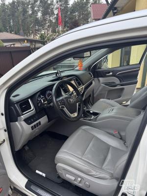 White Toyota Highlander 2015 in Vilnius, with an engine capacity of 3.50 L and mileage of 207 thousand km for 16900 €, photo 11 on AUTOMOTO.COM.LV