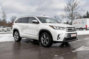 Balts Toyota Highlander 2018 Viļņa, ar dzinēja tilpumu 3.50 L un nobraukumu 43 tūkst. km par 34500 €, foto  vietnē AUTOMOTO.COM.LV