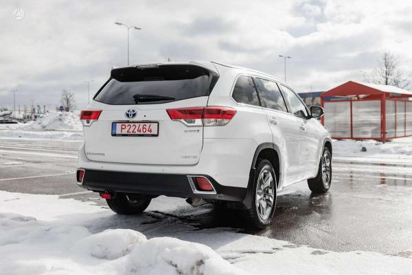 Balts Toyota Highlander 2018 Viļņa, ar dzinēja tilpumu 3.50 L un nobraukumu 43 tūkst. km par 34500 €, foto 6 vietnē AUTOMOTO.COM.LV