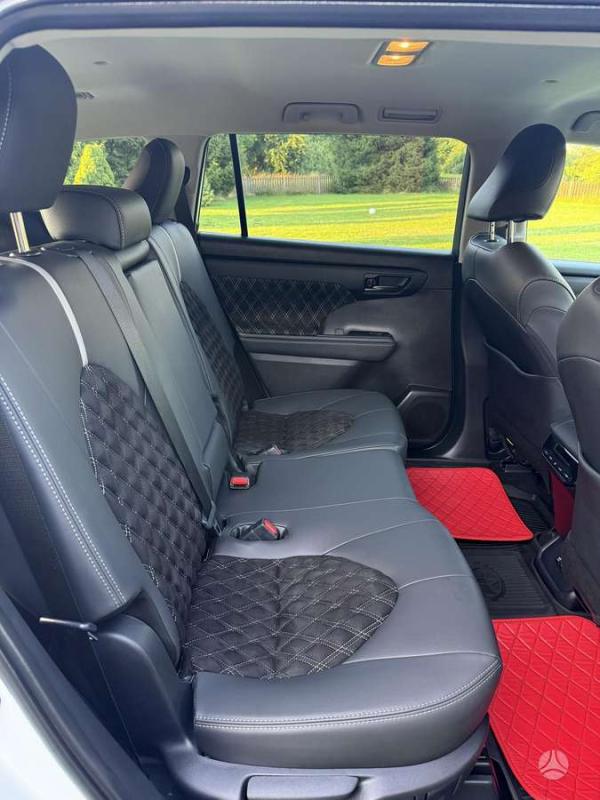 Balts Toyota Highlander 2020 Plungė, ar dzinēja tilpumu 3.46 L un nobraukumu 37 tūkst. km par 31000 €, foto 7 vietnē AUTOMOTO.COM.LV