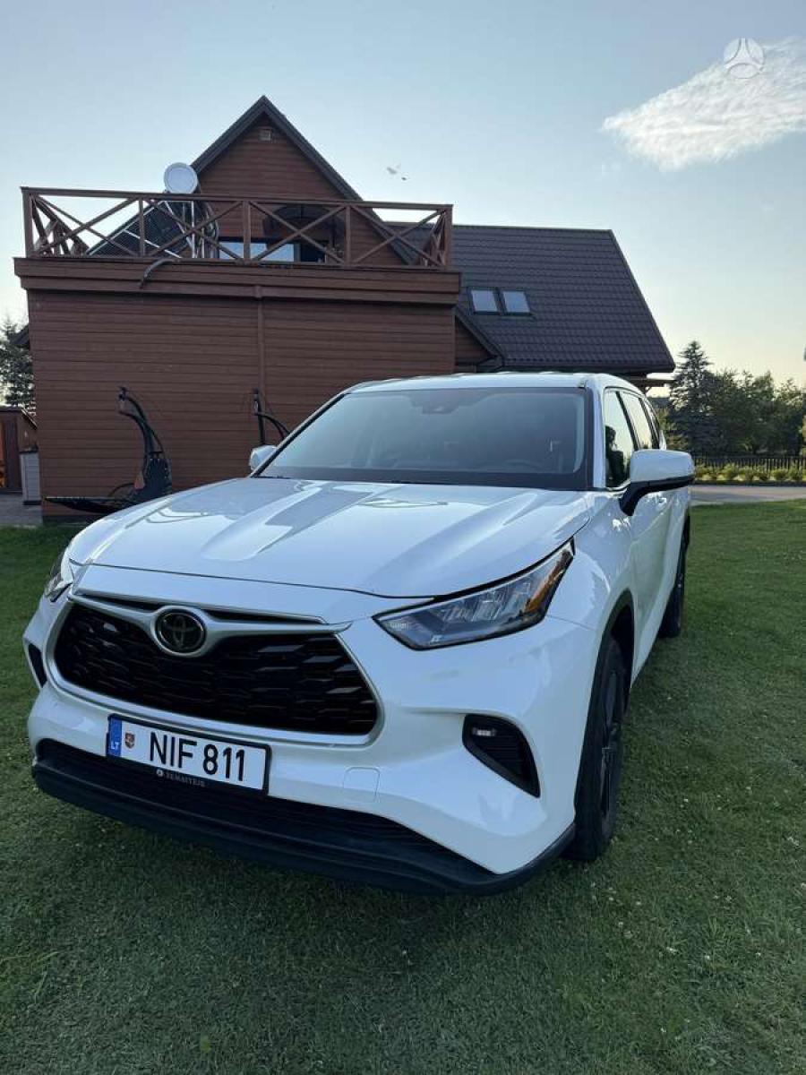 Balts Toyota Highlander 2020 Plungė, ar dzinēja tilpumu 3.46 L un nobraukumu 37 tūkst. km par 31000 €, foto 3 vietnē AUTOMOTO.COM.LV