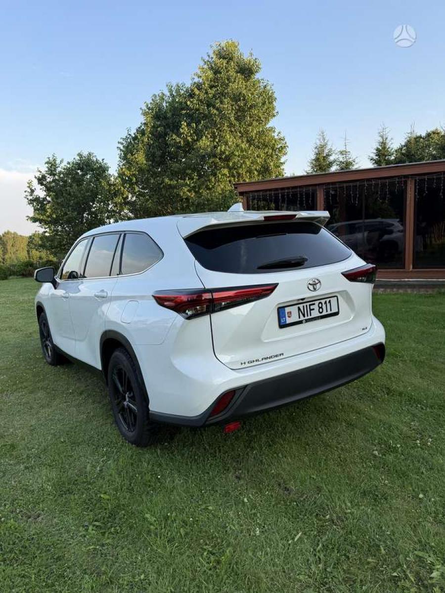 Balts Toyota Highlander 2020 Plungė, ar dzinēja tilpumu 3.46 L un nobraukumu 37 tūkst. km par 31000 €, foto 4 vietnē AUTOMOTO.COM.LV