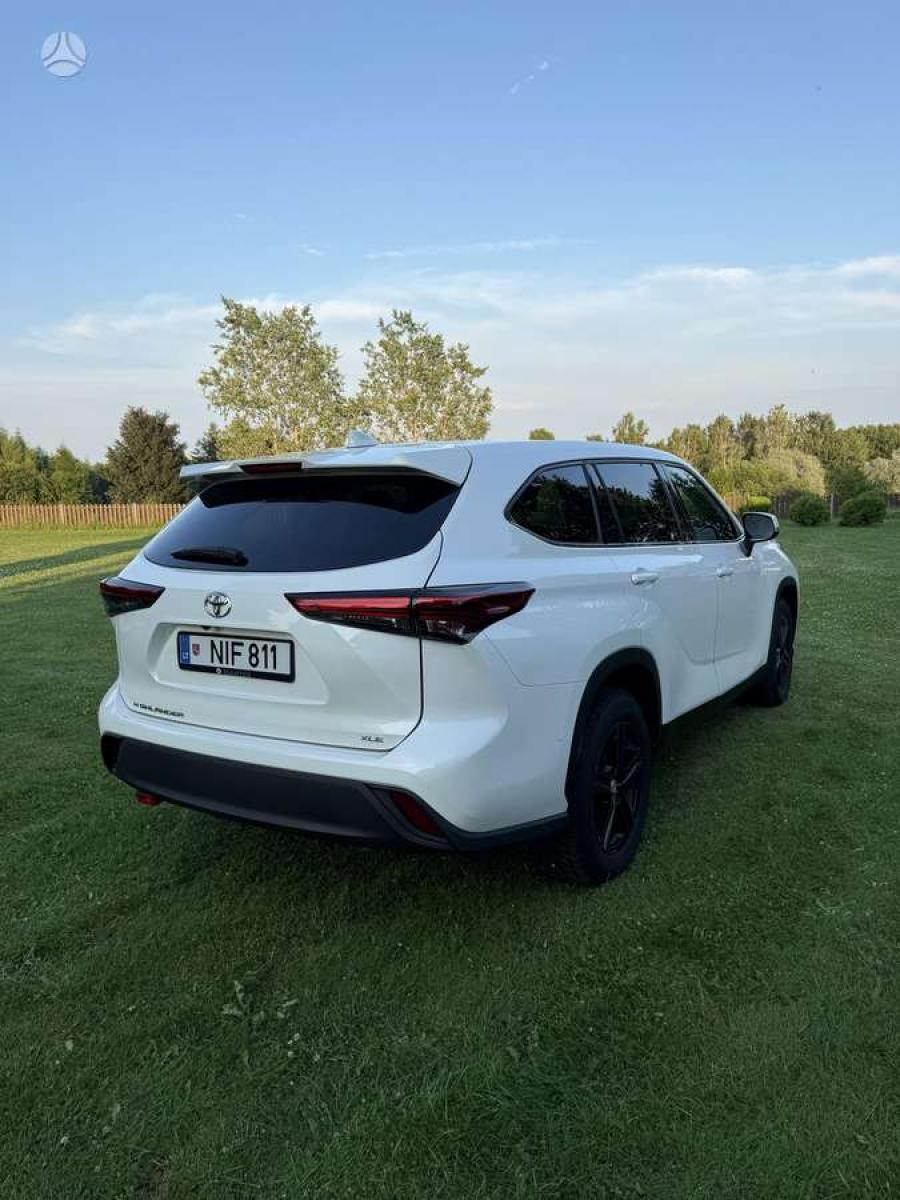 Balts Toyota Highlander 2020 Plungė, ar dzinēja tilpumu 3.46 L un nobraukumu 37 tūkst. km par 31000 €, foto 5 vietnē AUTOMOTO.COM.LV