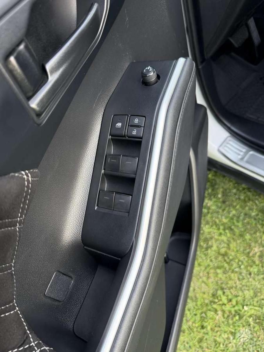 Balts Toyota Highlander 2020 Plungė, ar dzinēja tilpumu 3.46 L un nobraukumu 37 tūkst. km par 31000 €, foto 13 vietnē AUTOMOTO.COM.LV