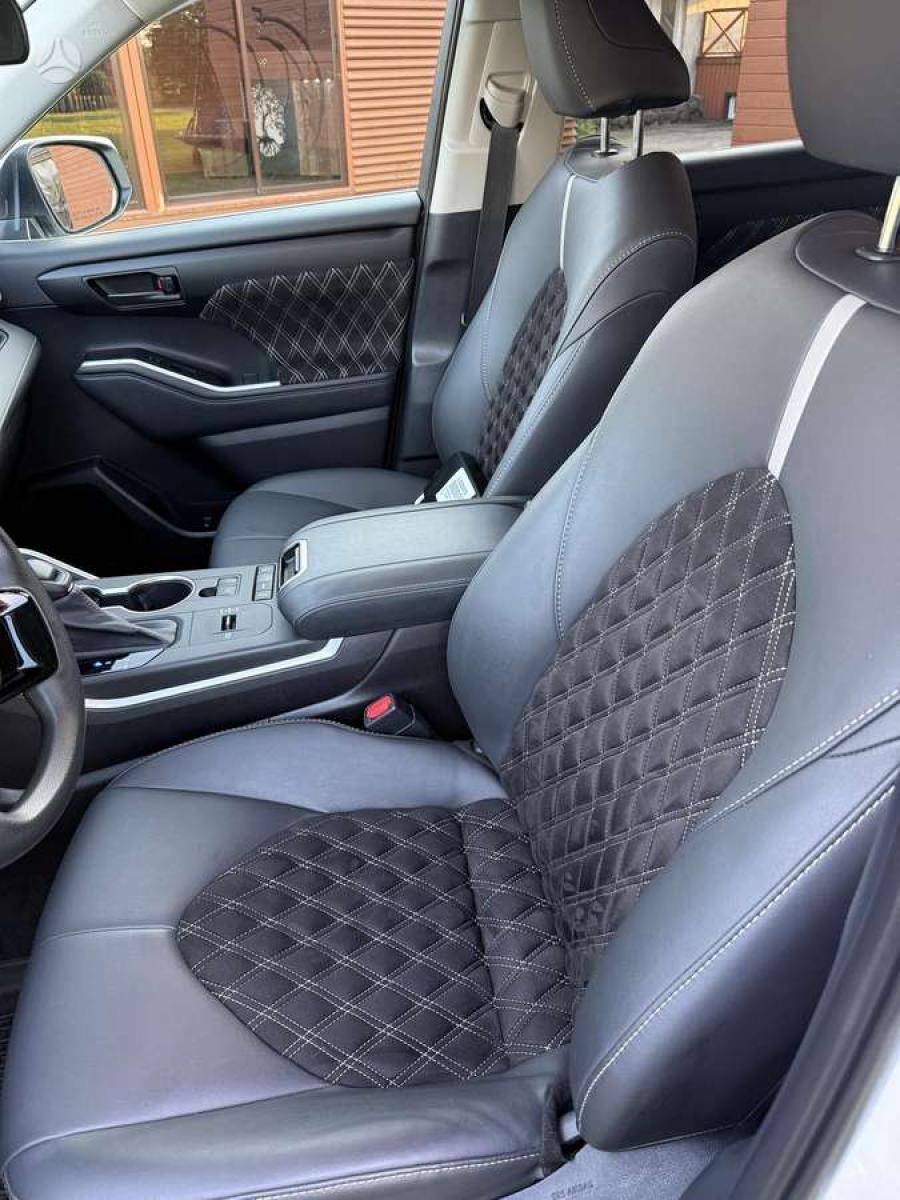 Balts Toyota Highlander 2020 Plungė, ar dzinēja tilpumu 3.46 L un nobraukumu 37 tūkst. km par 31000 €, foto 22 vietnē AUTOMOTO.COM.LV