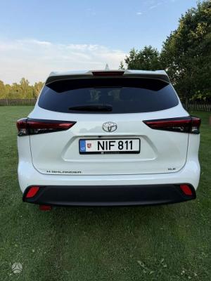 Balts Toyota Highlander 2020 Plungė, ar dzinēja tilpumu 3.46 L un nobraukumu 37 tūkst. km par 31000 €, foto 23 vietnē AUTOMOTO.COM.LV