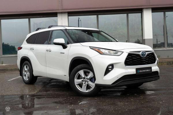 White Toyota Highlander 2020 in Vilnius, with an engine capacity of 2.49 L and mileage of 126 thousand km for 32000 €, photo 6 on AUTOMOTO.COM.LV