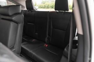White Toyota Highlander 2020 in Vilnius, with an engine capacity of 2.49 L and mileage of 126 thousand km for 32000 €, photo 12 on AUTOMOTO.COM.LV