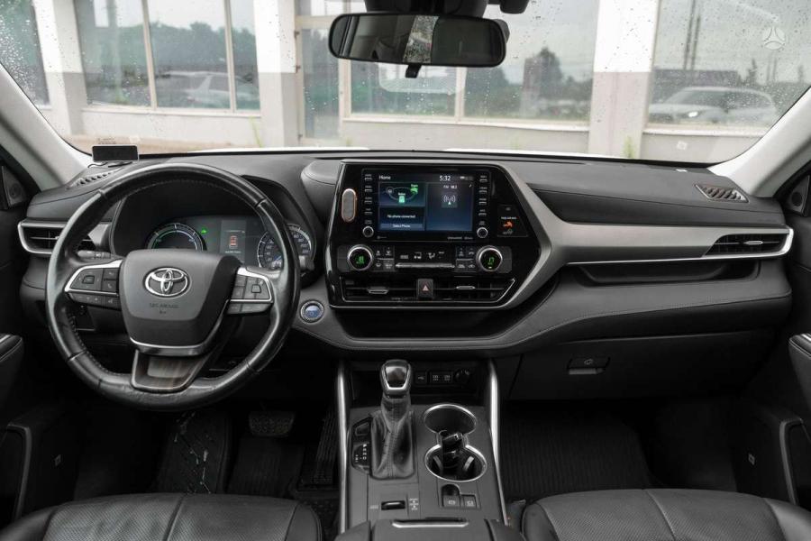White Toyota Highlander 2020 in Vilnius, with an engine capacity of 2.49 L and mileage of 126 thousand km for 32000 €, photo 16 on AUTOMOTO.COM.LV