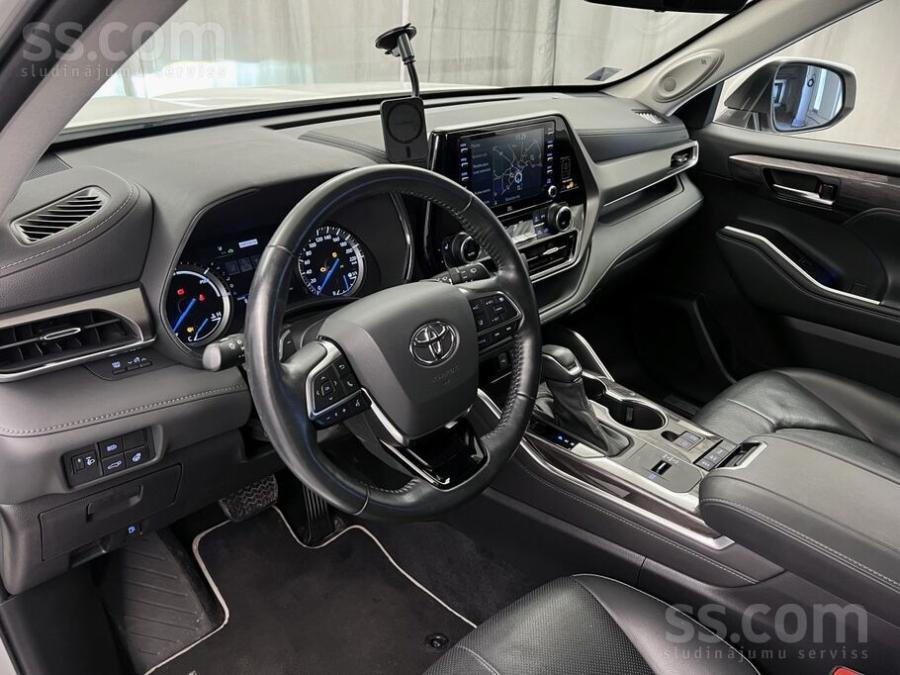 Balts Toyota Highlander 2021 Rīga, ar dzinēja tilpumu 2.50 L un nobraukumu 34 tūkst. km par 49900 €, foto 9 vietnē AUTOMOTO.COM.LV