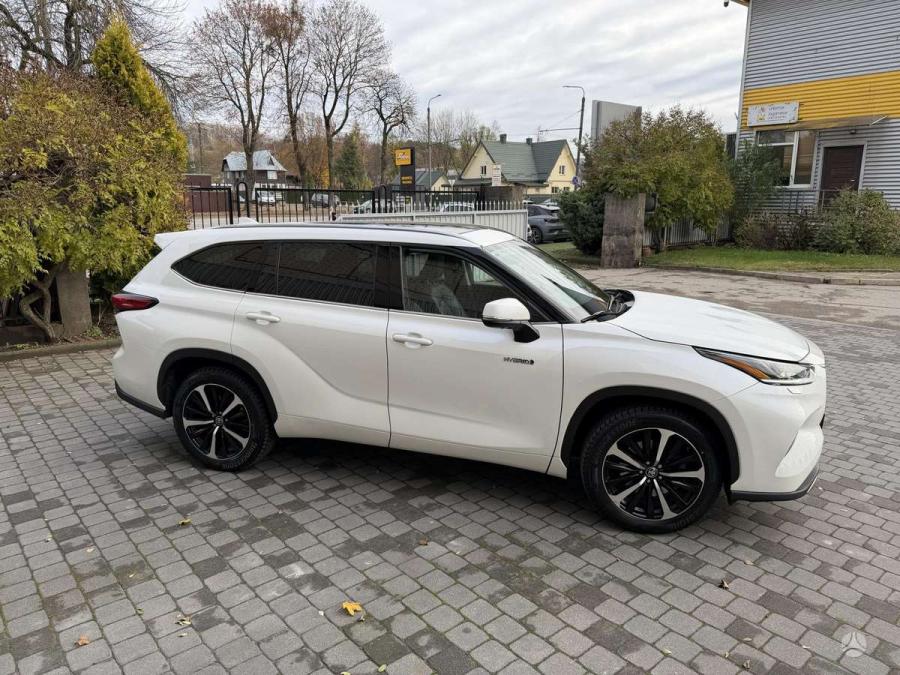Balts Toyota Highlander 2021 Kauņa, ar dzinēja tilpumu 2.49 L un nobraukumu 110 tūkst. km par 38500 €, foto 5 vietnē AUTOMOTO.COM.LV