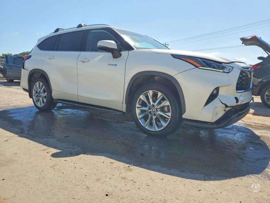 Balts Toyota Highlander 2021 Klaipėda, ar dzinēja tilpumu 2.50 L un nobraukumu 146 tūkst. km par 21500 €, foto 5 vietnē AUTOMOTO.COM.LV