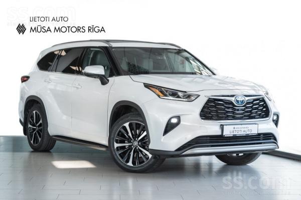 Toyota Highlander 2022 Rīga vietnē Balts Toyota Highlander 2022 Rīga, ar dzinēja tilpumu 2.50 L un nobraukumu 127 tūkst. km par 38000 €, foto 8 vietnē AUTOMOTO.COM.LV