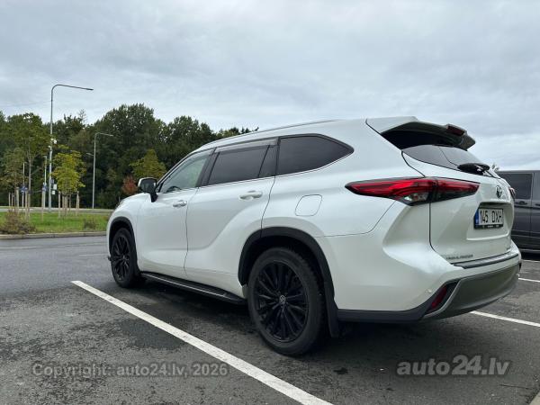Тойота Хайлендер 2023 в Таллин на AUTOMOTO.COM.LV Белый Тойота Хайлендер 2023 в Таллин, объемом двигателя 2.50 л и пробегом 63 тыс. км за 49990 €, фото 4 на AUTOMOTO.COM.LV