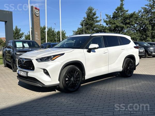 Balts Toyota Highlander 2024 Liepāja, ar dzinēja tilpumu 2.50 L un nobraukumu 31 tūkst. km par 52900 €, foto 1 vietnē AUTOMOTO.COM.LV
