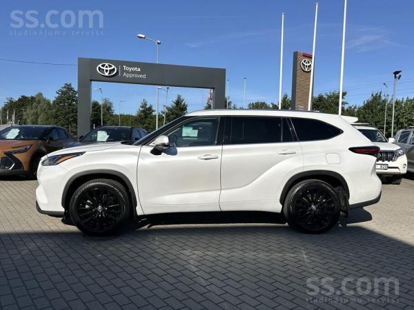 Balts Toyota Highlander 2024 Liepāja, ar dzinēja tilpumu 2.50 L un nobraukumu 31 tūkst. km par 52900 €, foto 2 vietnē AUTOMOTO.COM.LV