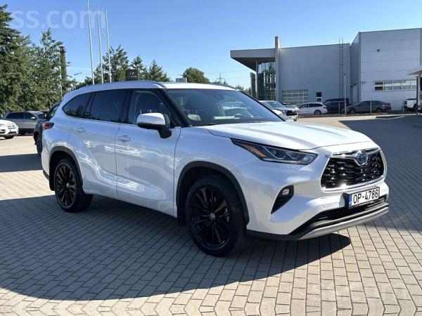 Balts Toyota Highlander 2024 Liepāja, ar dzinēja tilpumu 2.50 L un nobraukumu 31 tūkst. km par 52900 €, foto 4 vietnē AUTOMOTO.COM.LV