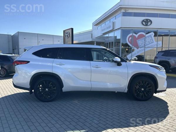 Balts Toyota Highlander 2024 Liepāja, ar dzinēja tilpumu 2.50 L un nobraukumu 31 tūkst. km par 52900 €, foto 5 vietnē AUTOMOTO.COM.LV
