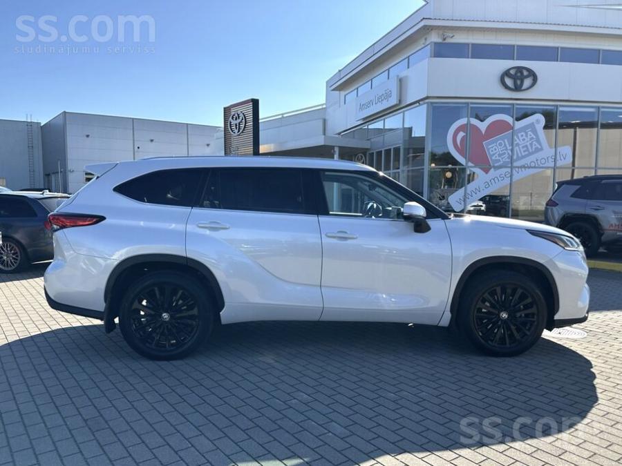 Balts Toyota Highlander 2024 Liepāja, ar dzinēja tilpumu 2.50 L un nobraukumu 31 tūkst. km par 52900 €, foto 6 vietnē AUTOMOTO.COM.LV