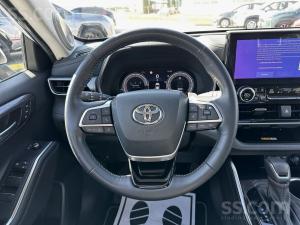 Balts Toyota Highlander 2024 Liepāja, ar dzinēja tilpumu 2.50 L un nobraukumu 31 tūkst. km par 52900 €, foto 13 vietnē AUTOMOTO.COM.LV