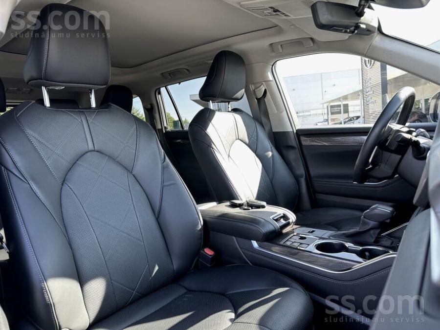 Balts Toyota Highlander 2024 Liepāja, ar dzinēja tilpumu 2.50 L un nobraukumu 31 tūkst. km par 52900 €, foto 17 vietnē AUTOMOTO.COM.LV
