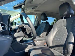 Balts Toyota Highlander 2024 Liepāja, ar dzinēja tilpumu 2.50 L un nobraukumu 31 tūkst. km par 52900 €, foto 19 vietnē AUTOMOTO.COM.LV