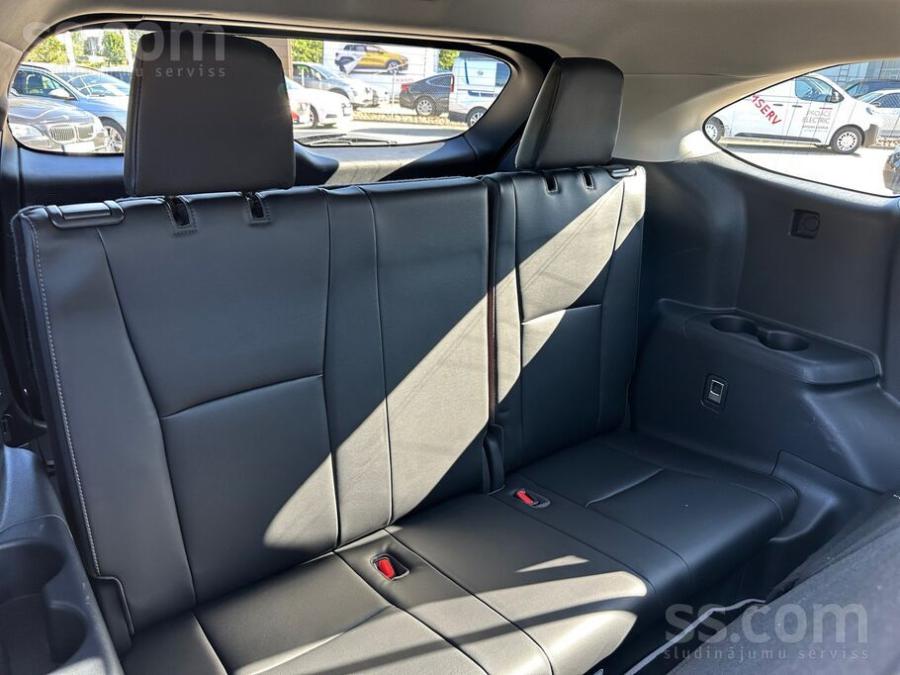 Balts Toyota Highlander 2024 Liepāja, ar dzinēja tilpumu 2.50 L un nobraukumu 31 tūkst. km par 52900 €, foto 22 vietnē AUTOMOTO.COM.LV