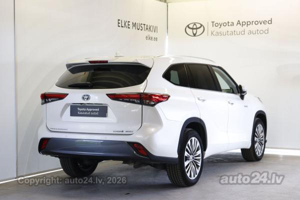 White Toyota Highlander 2021 in Tallinn, with an engine capacity of 2.49 L and mileage of 62 thousand km for 43000 €, photo 3 on AUTOMOTO.COM.LV