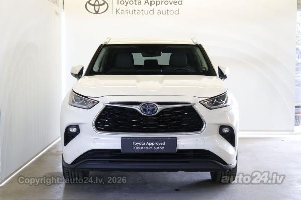 White Toyota Highlander 2021 in Tallinn, with an engine capacity of 2.49 L and mileage of 62 thousand km for 43000 €, photo 6 on AUTOMOTO.COM.LV