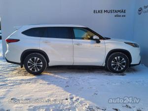 Balts Toyota Highlander 2022 Tallina, ar dzinēja tilpumu 2.49 L un nobraukumu 117 tūkst. km par 39995 €, foto 16 vietnē AUTOMOTO.COM.LV
