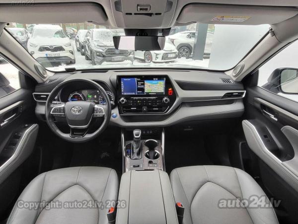 Balts Toyota Highlander 2022 Tallina, ar dzinēja tilpumu 2.49 L un nobraukumu 54 tūkst. km par 46495 €, foto 8 vietnē AUTOMOTO.COM.LV