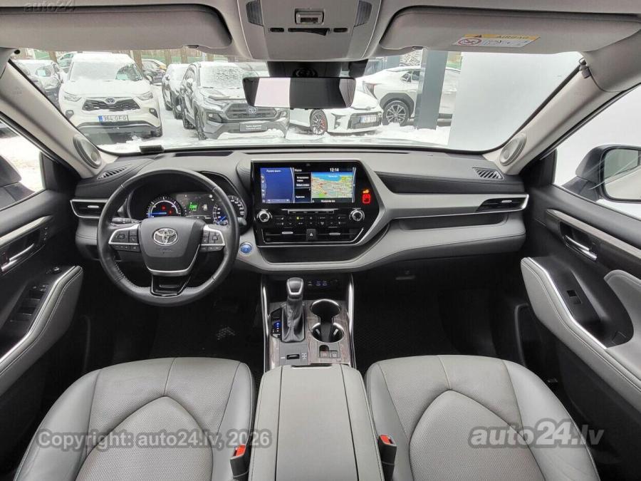 Balts Toyota Highlander 2022 Tallina, ar dzinēja tilpumu 2.49 L un nobraukumu 54 tūkst. km par 46495 €, foto 8 vietnē AUTOMOTO.COM.LV