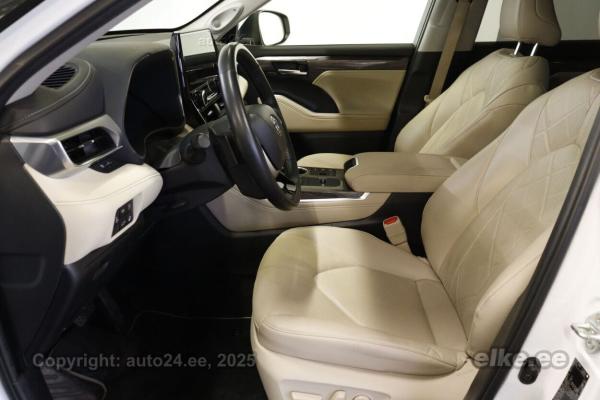 Balts Toyota Highlander 2023 Tallina, ar dzinēja tilpumu 2.49 L un nobraukumu 74 tūkst. km par 49900 €, foto 11 vietnē AUTOMOTO.COM.LV